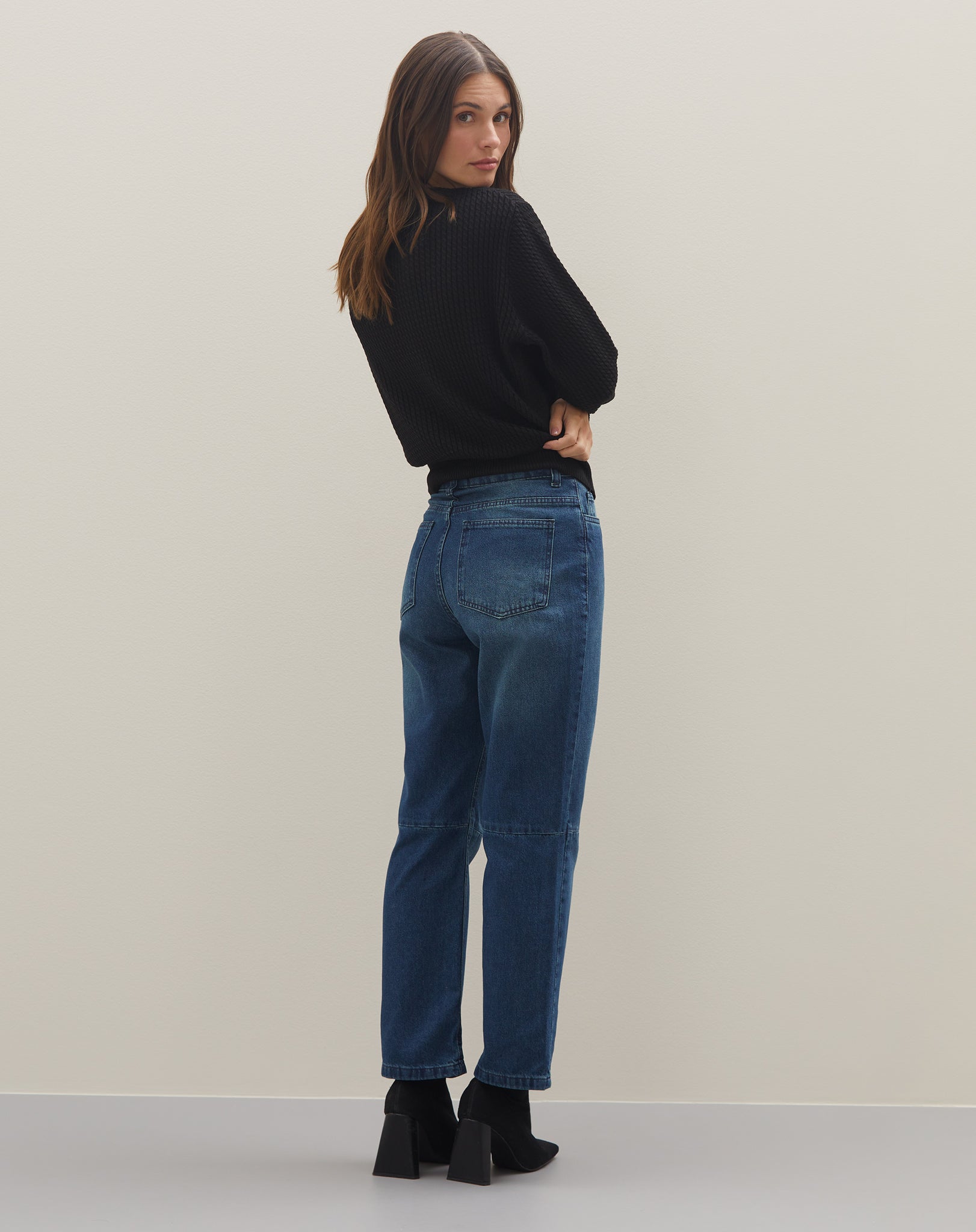 60 looks com calça jeans feminina reta para arrasar em 2026