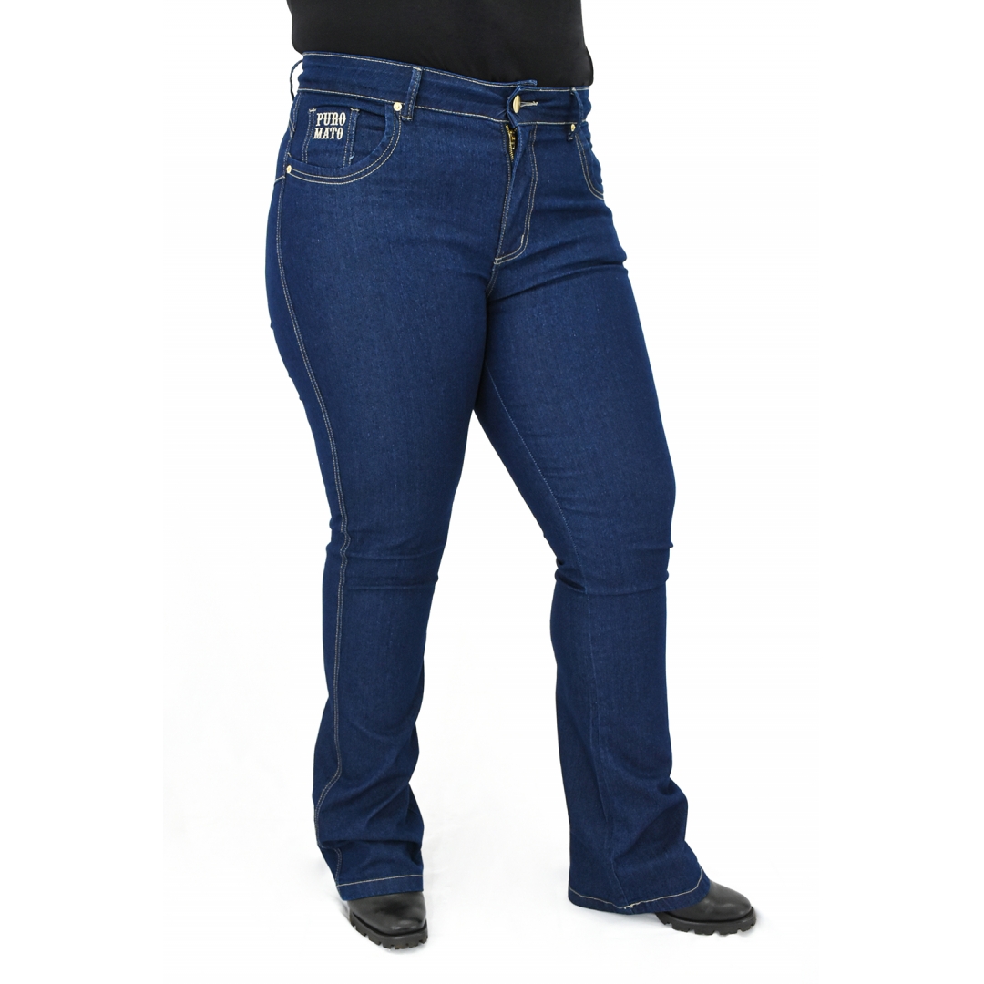 34 Ideias de Looks com Calça Jeans Bootcut Plus Size para Arrasar