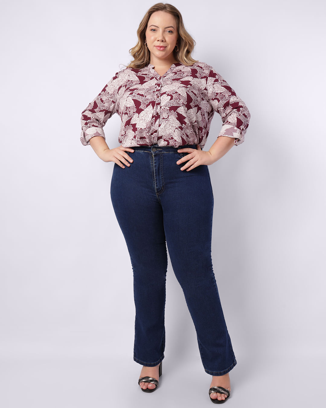 34 Ideias de Looks com Calça Jeans Bootcut Plus Size para Arrasar