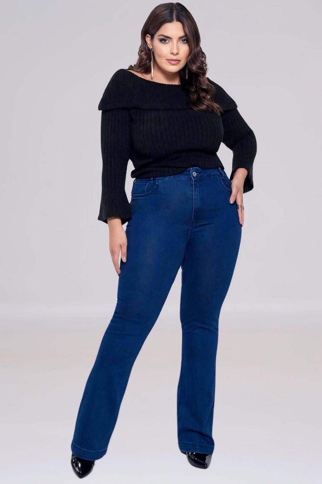 34 Ideias de Looks com Calça Jeans Bootcut Plus Size para Arrasar